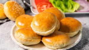 Quick and Easy Homemade Hamburger Buns Recipe